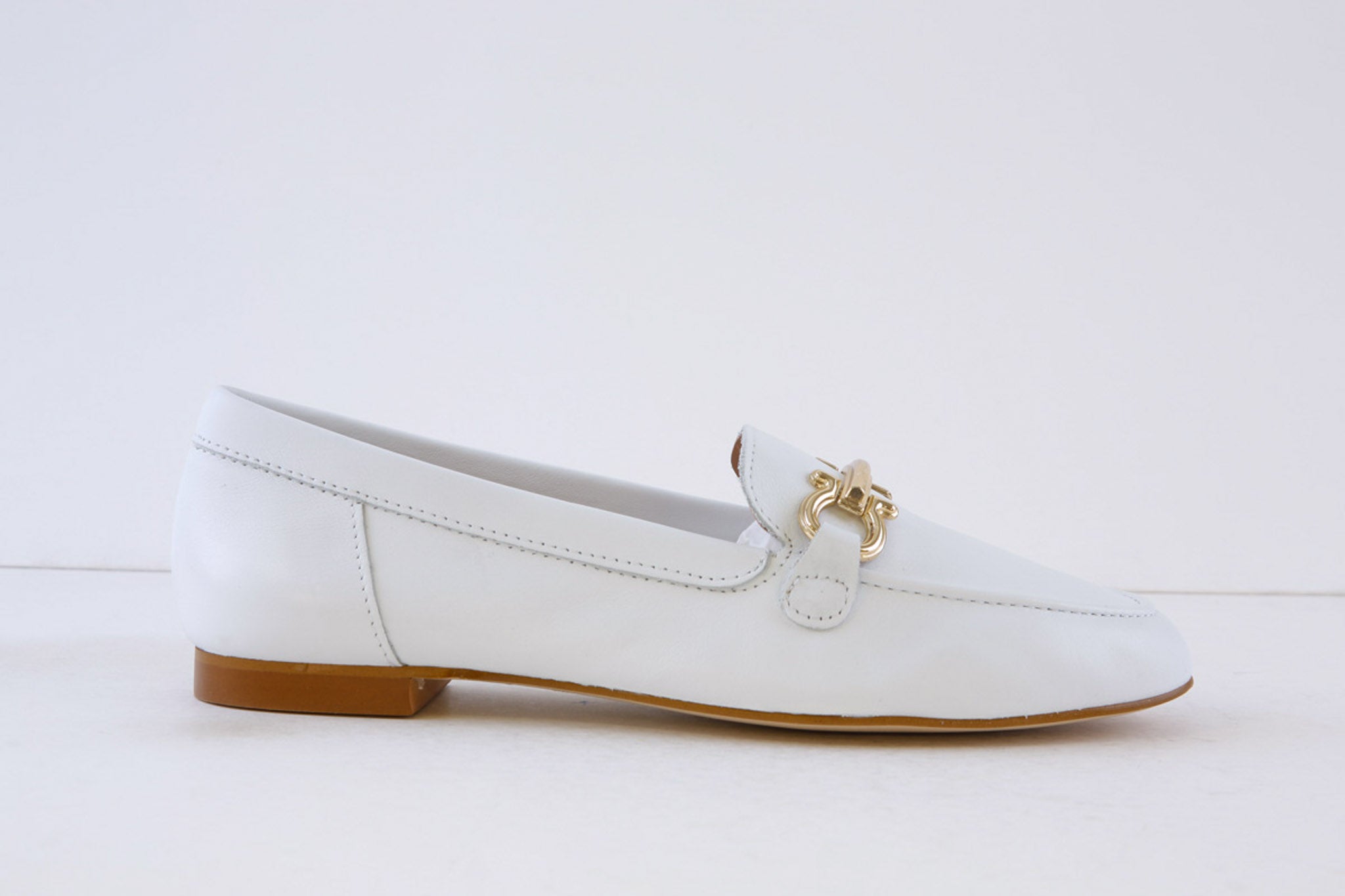 MARIA JAEN - 9X FLAT LOAFER (GOLD CHAIN DETAILING) - WHITE LEATHER ...