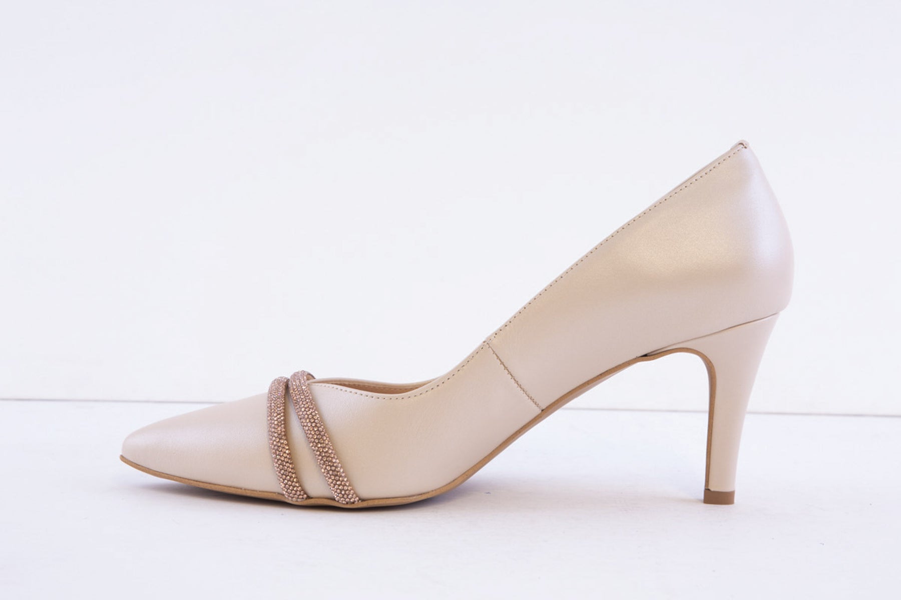 Emis Court Shoes - 8088/821 in Beige - Stylish & Comfortable – Victor ...