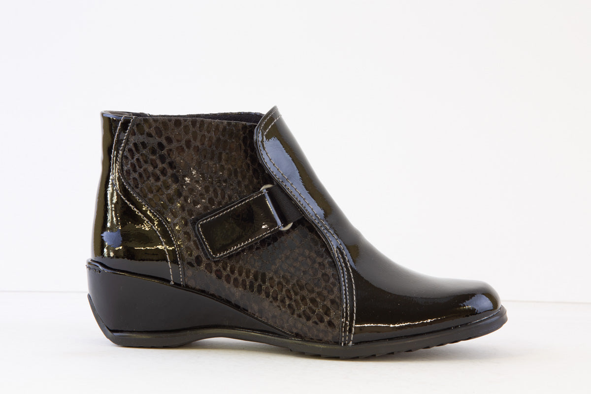 SUAVE - 6059 21 ROBERTA -TWIN VELCRO WEDGE ANKLE BOOT - BLACK PATENT M ...