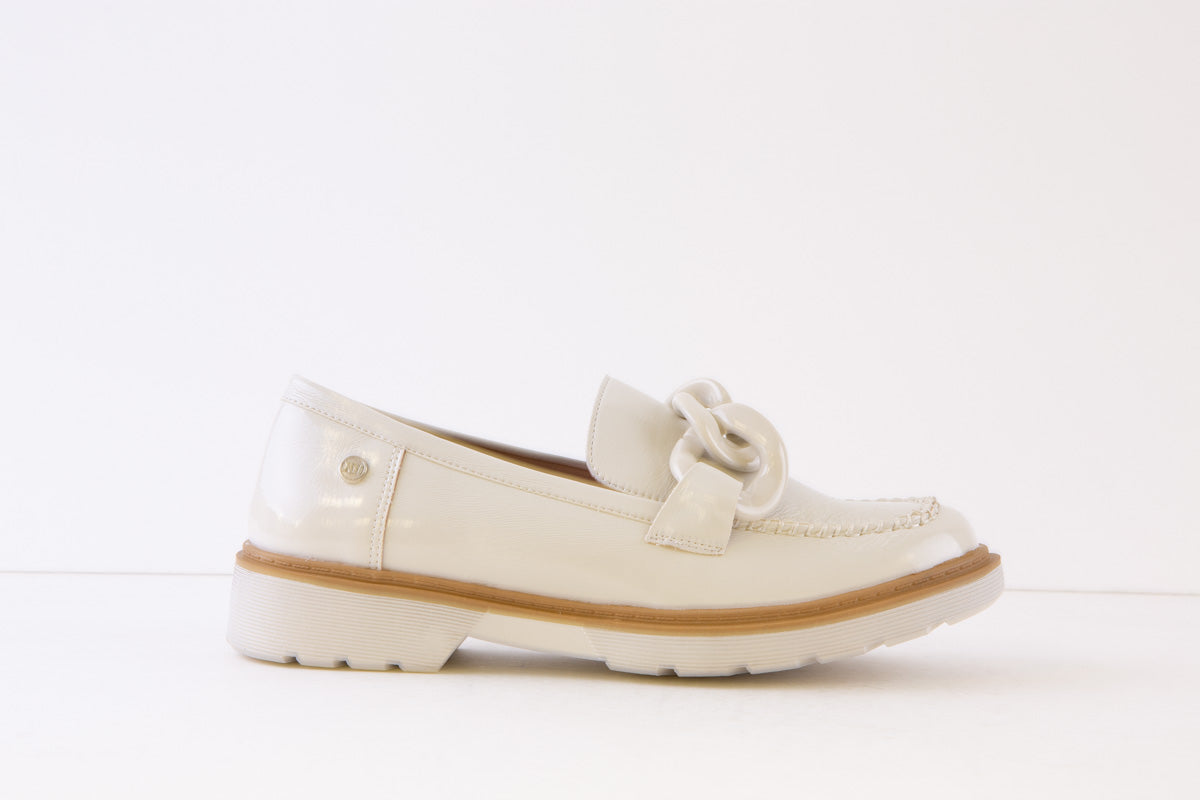 XTI Cream Patent Flat Loafer with Chain Detail - Stylish Comfort Shoe ...