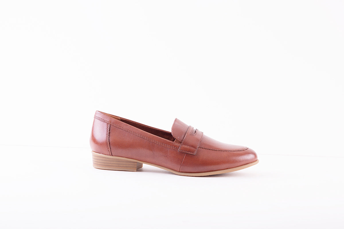 Tamaris Flat Loafer 24215-305 in Tan - Stylish and Comfortable – Victor ...