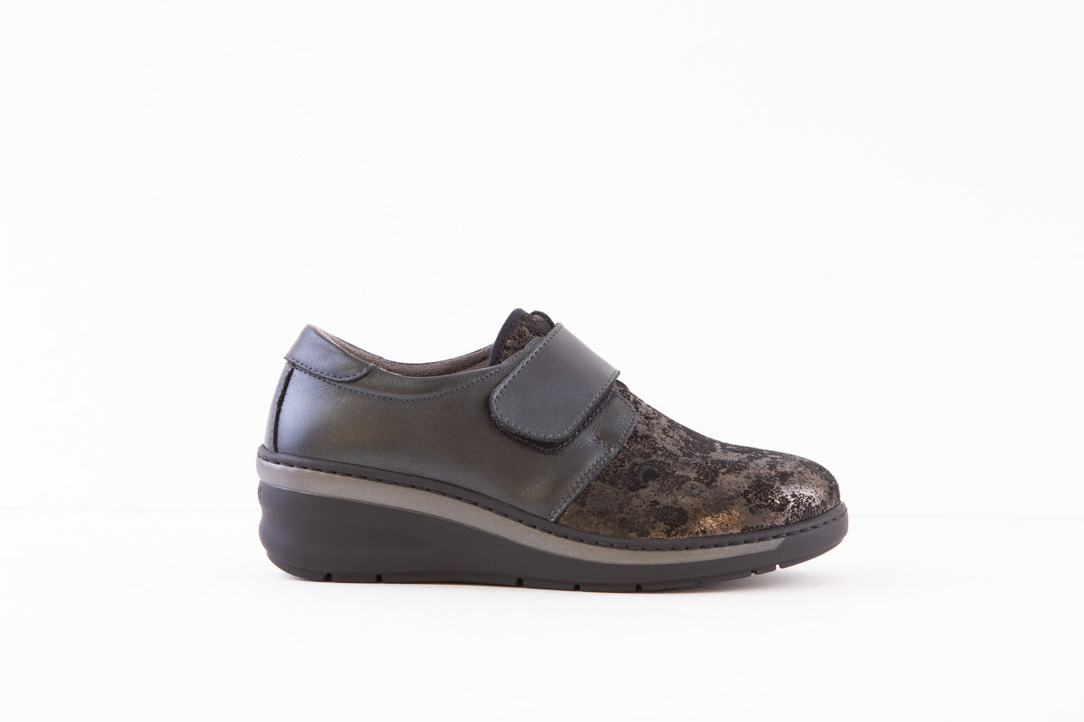 Notton Wedge Comfort Shoe - Black Leather/Stretch, Model 0359 – Victor ...
